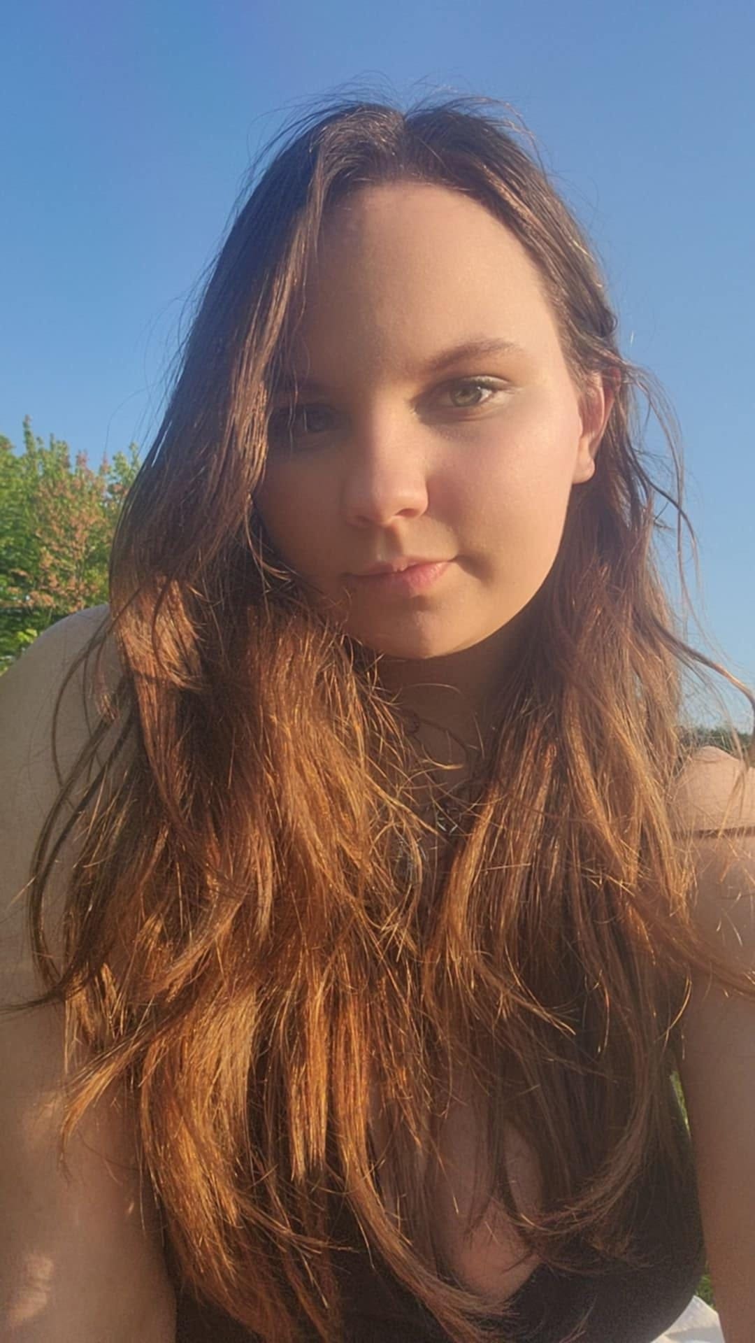 Alina bent – Medium