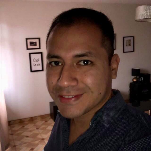 Alex Quevedo – Medium