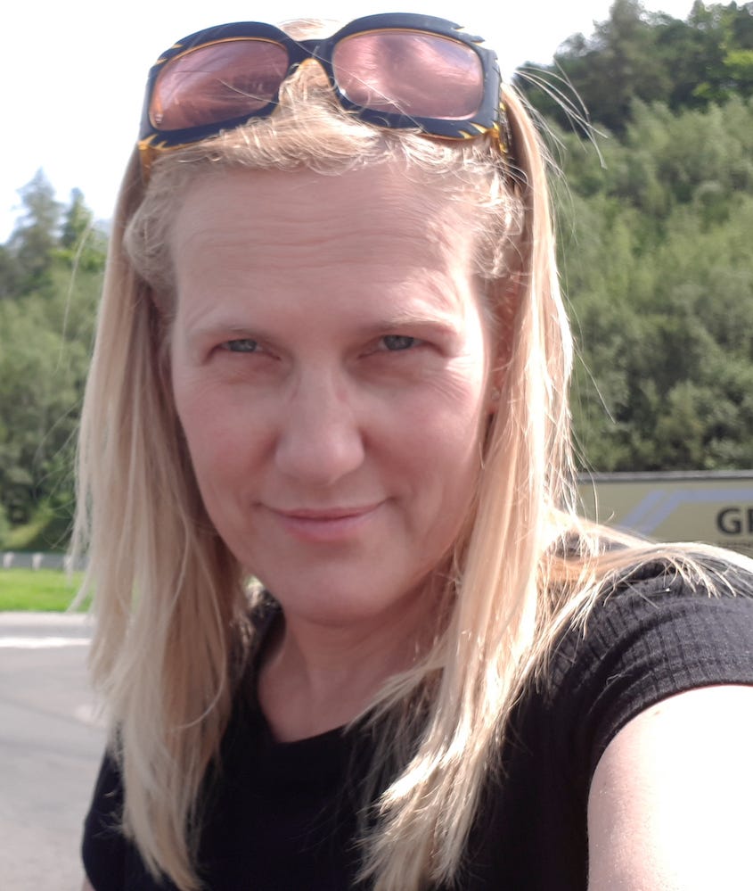 Laima Nandi – Medium