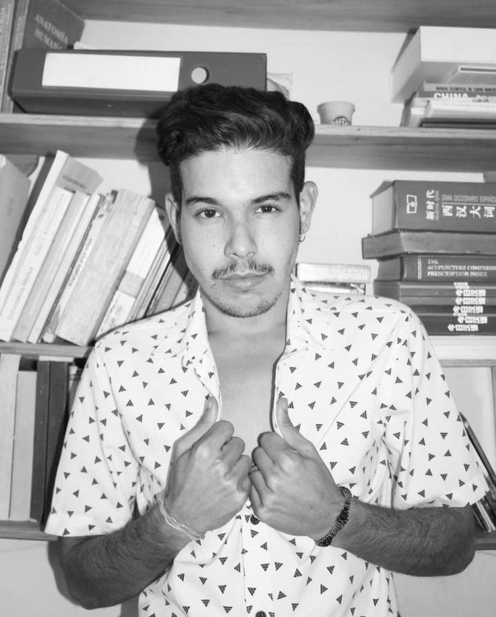 Noel Gómez – Medium
