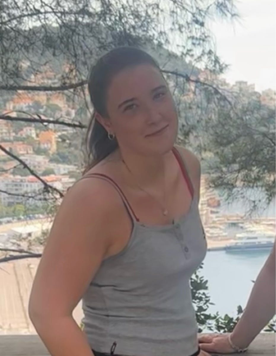 Maddie Russell – Medium