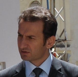 Erdal Turna – Medium