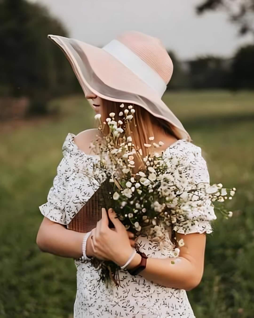 Erica Sarah – Medium