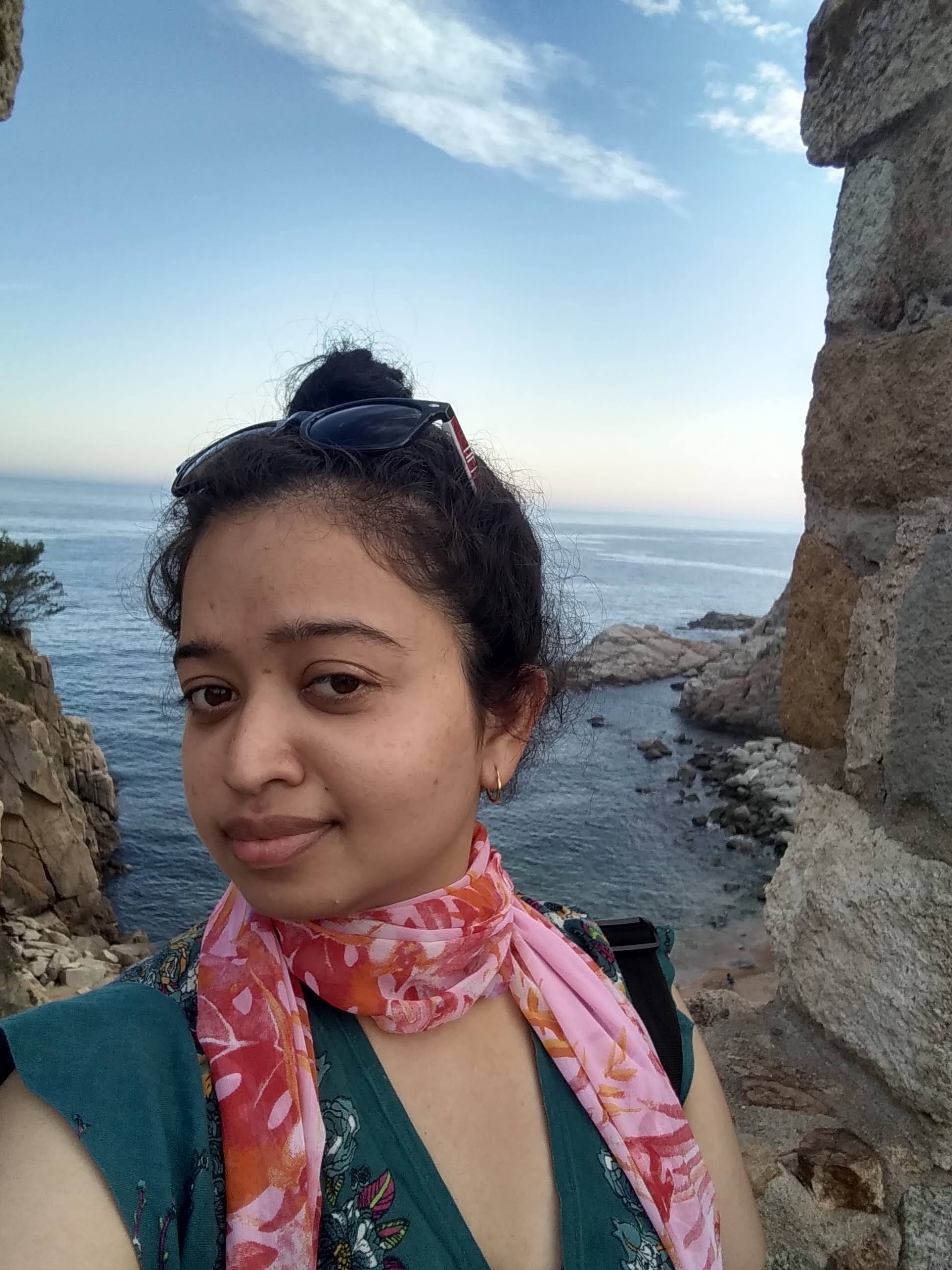 Aroma Rodrigues – Medium