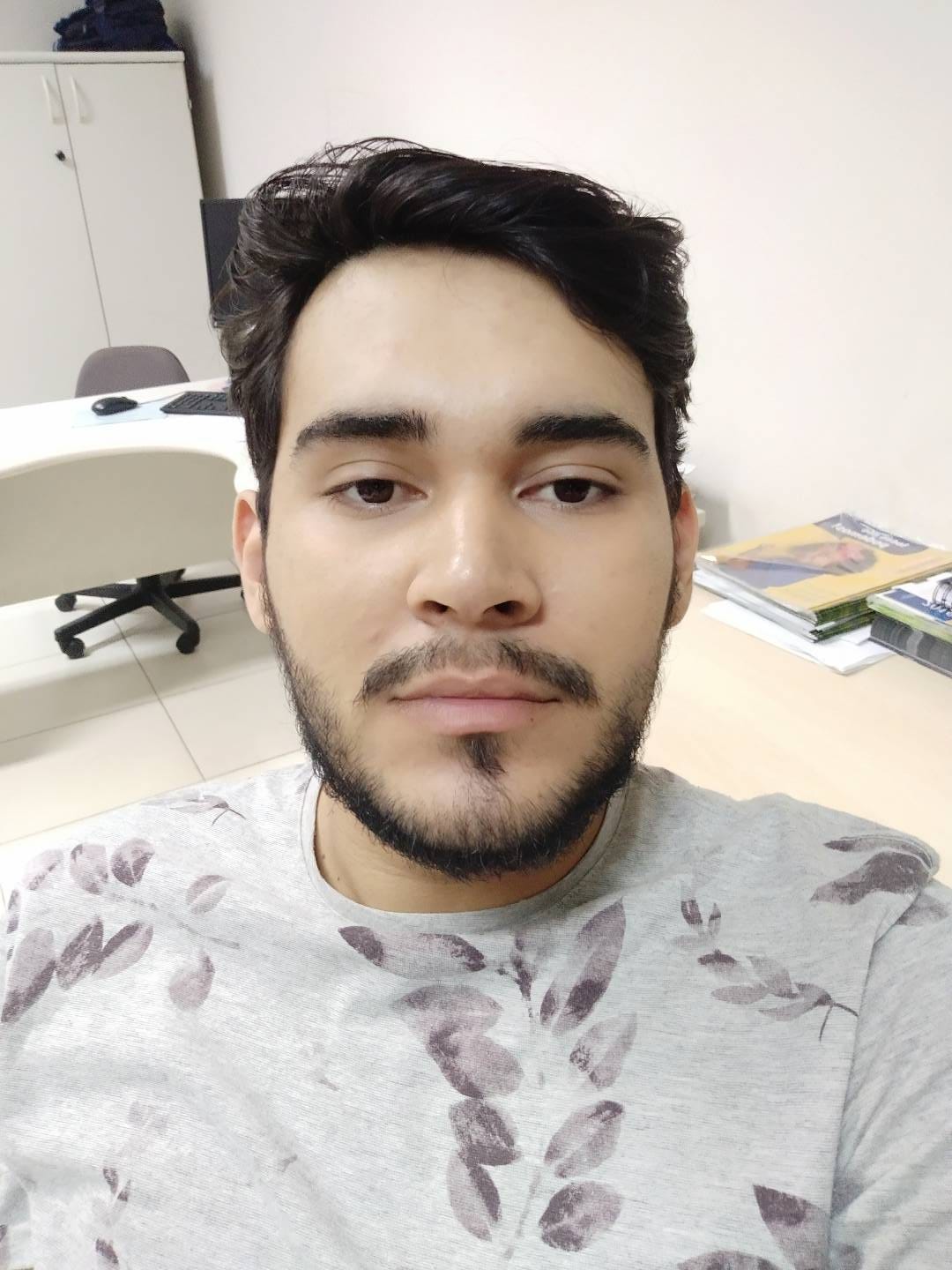 Kevin Nunes – Medium