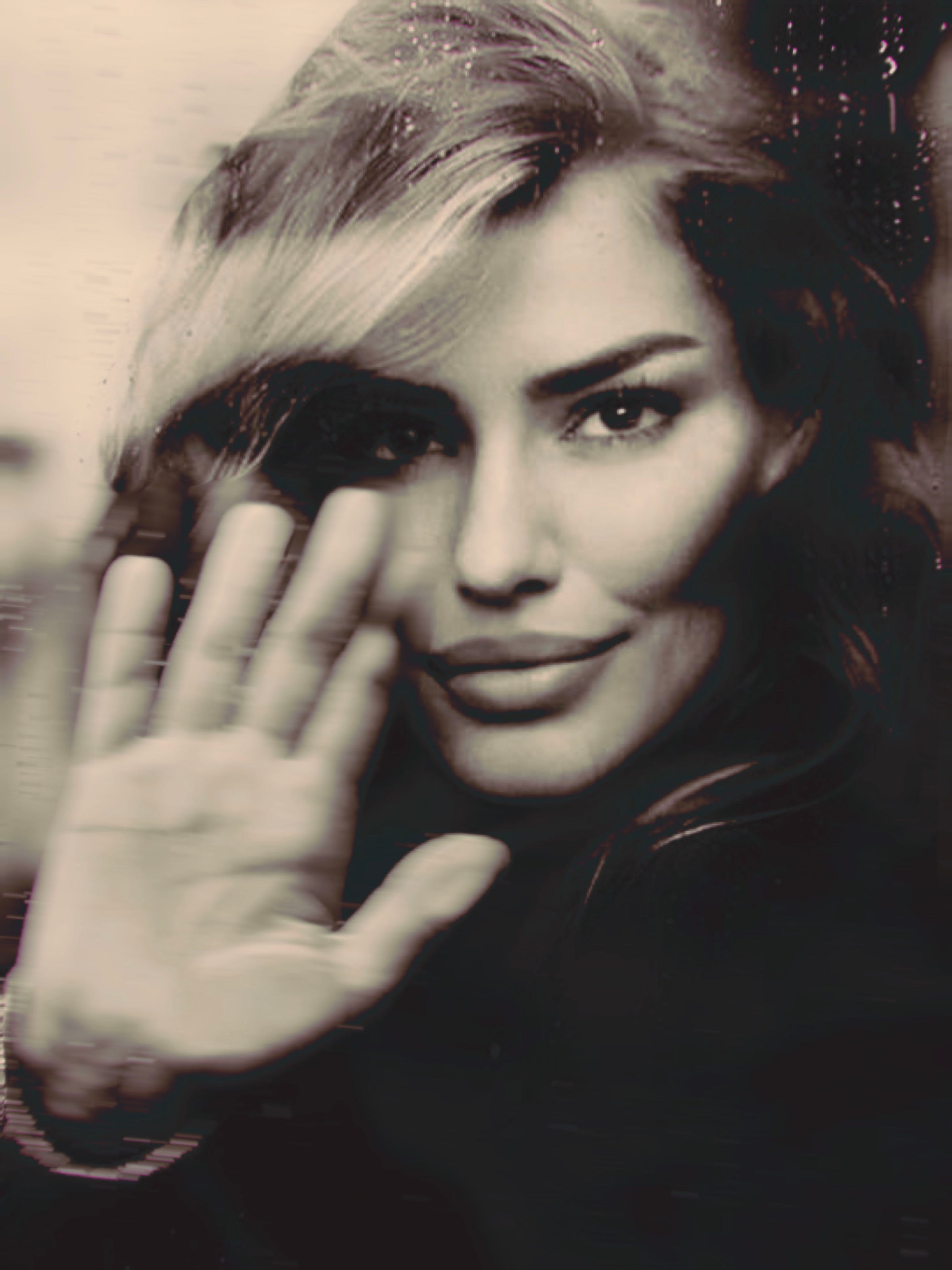 Daphne Emiroğlu – Medium