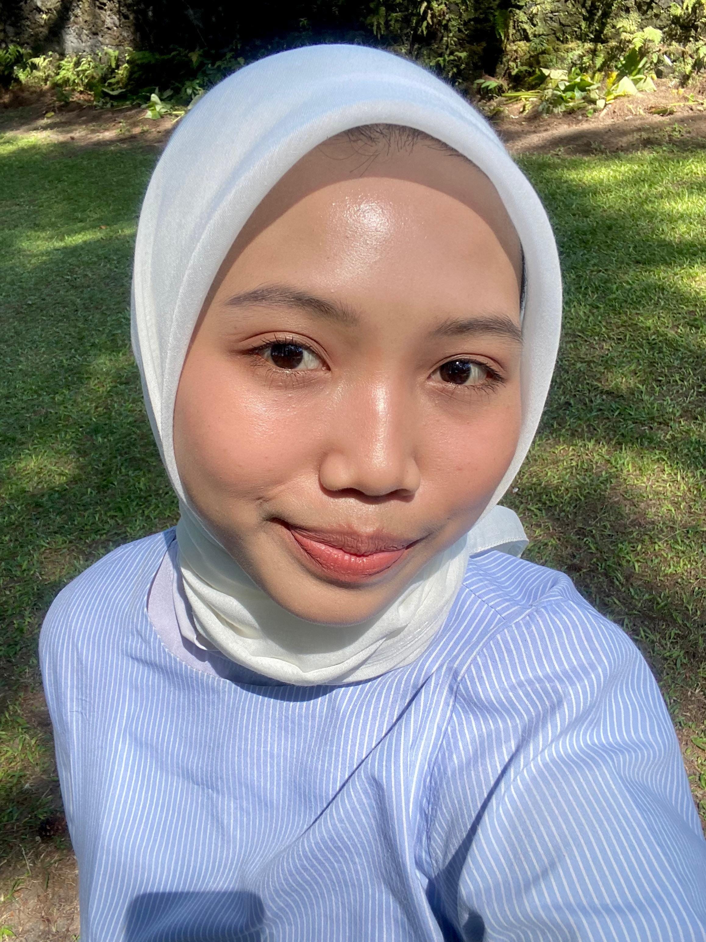 Hasna Fairuz – Medium