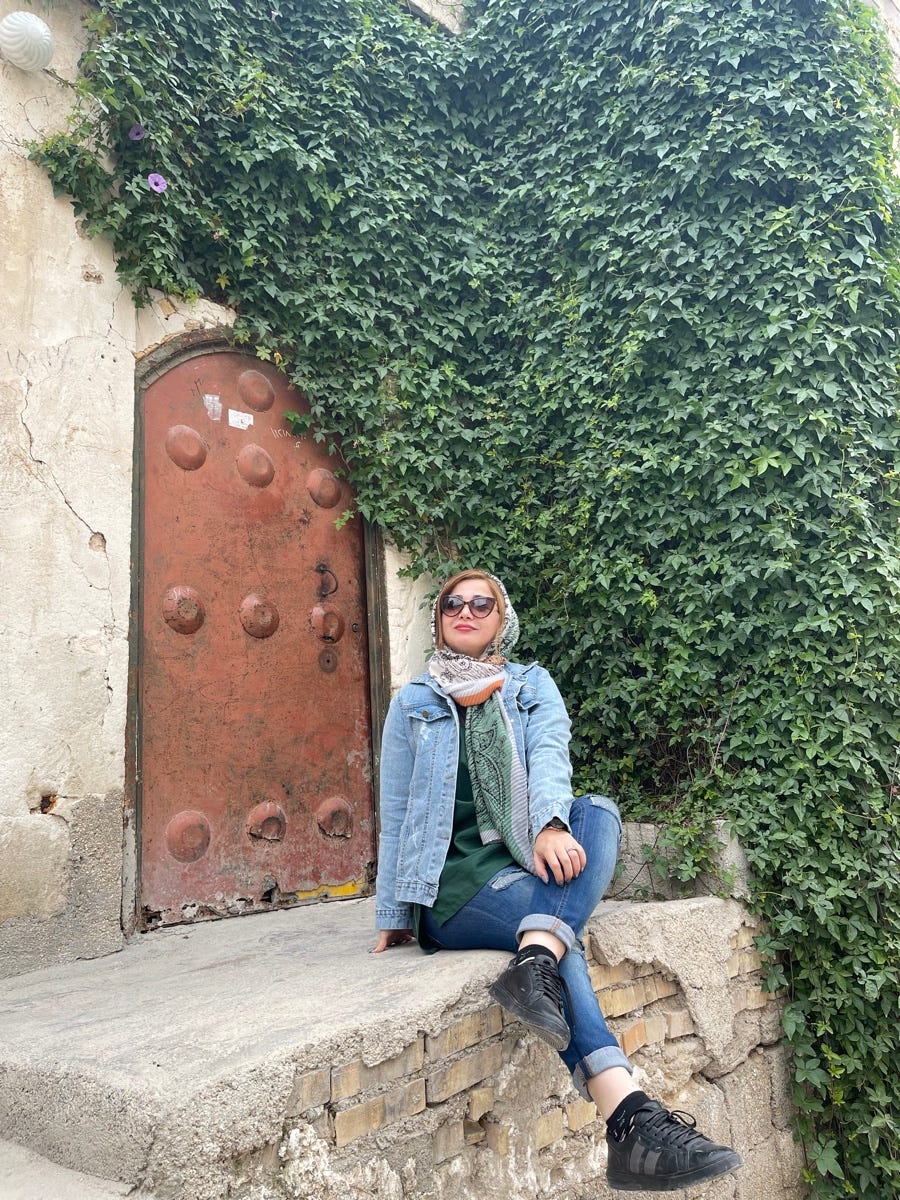 Zeinab Mn – Medium