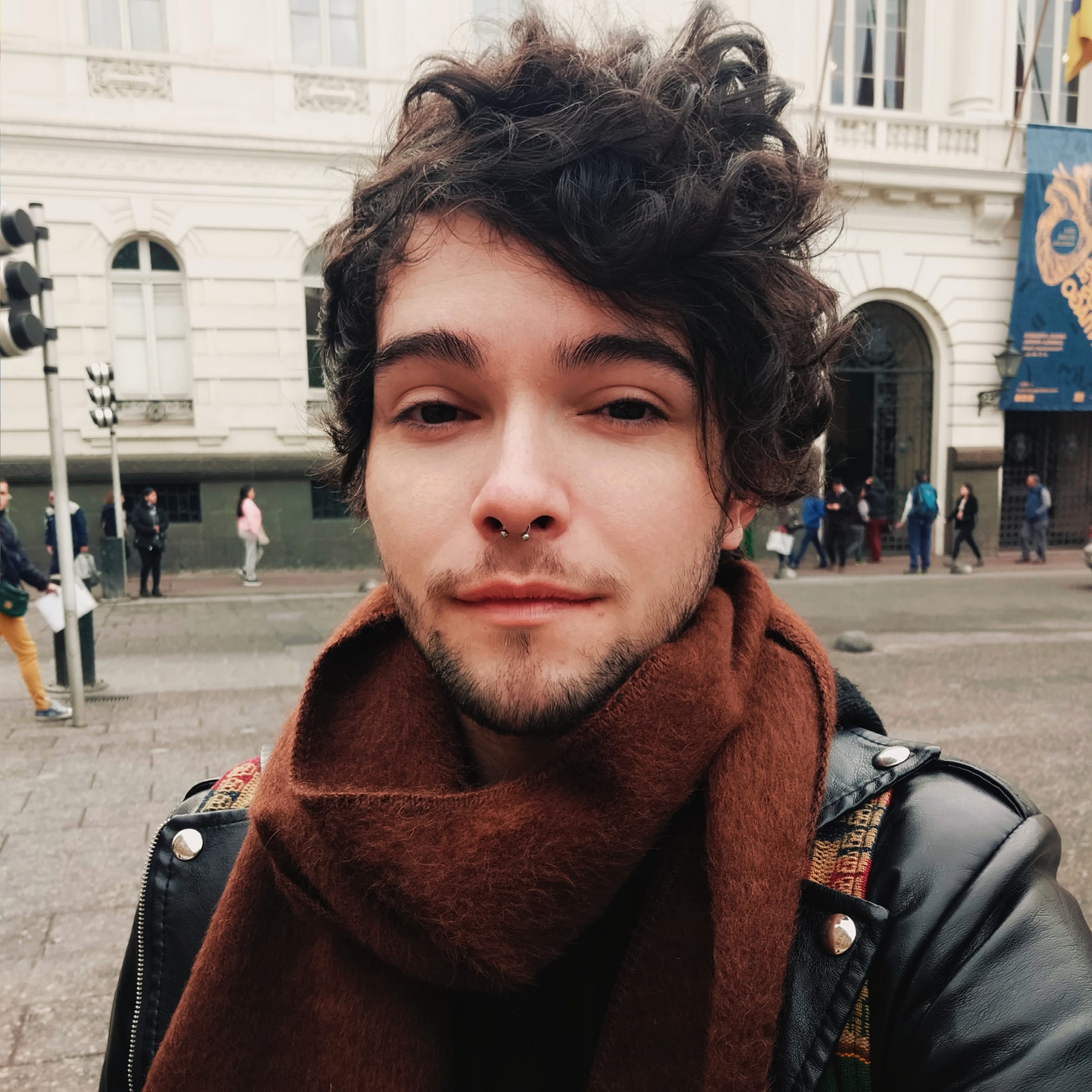 Alexander Antunes – Medium