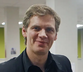 Xavier Poix – Medium