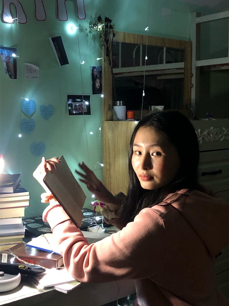 Anu Sophie – Medium