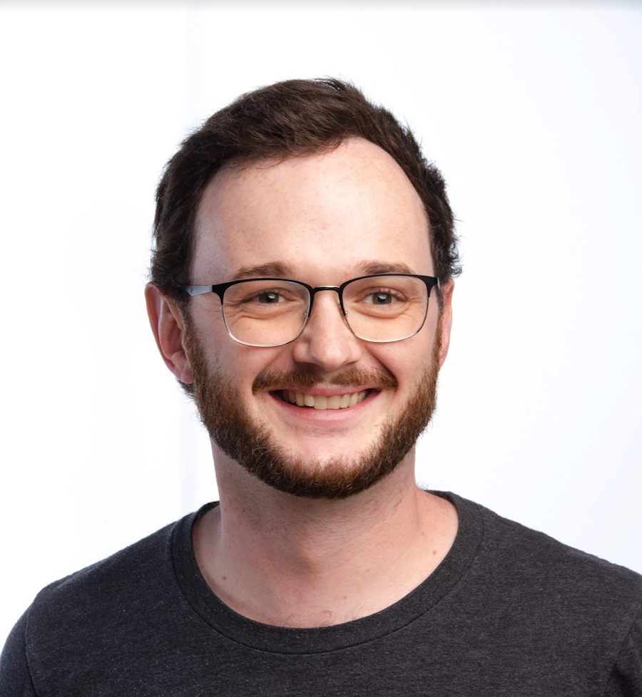 Jon Reynolds – Medium