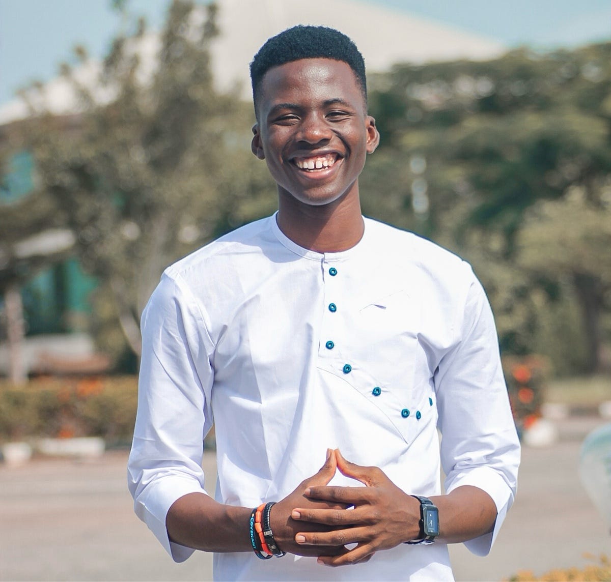 Eromosele Akhigbe – Medium