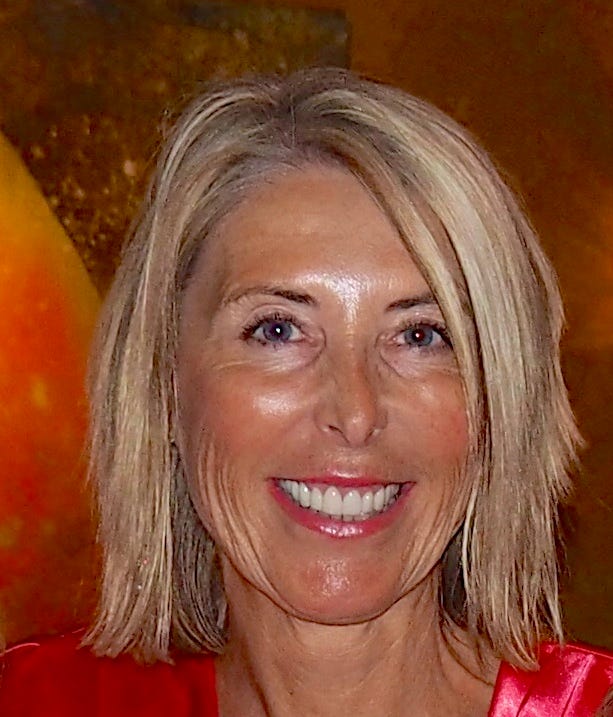 Carolyn Keyes Medium