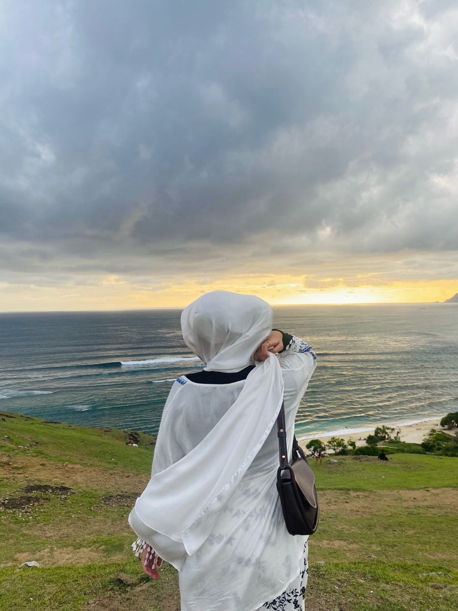 Safira Atika – Medium