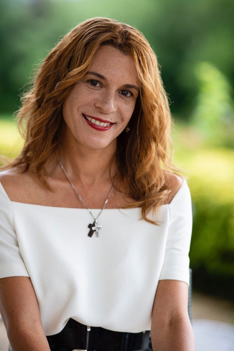 Tina Hentley – Medium