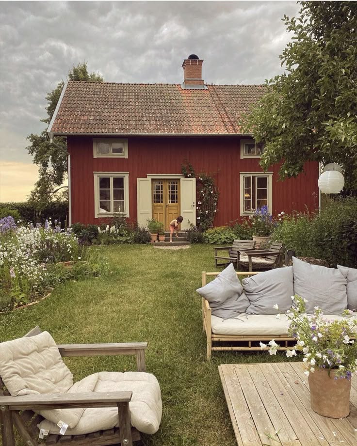 Small Cottage – Medium
