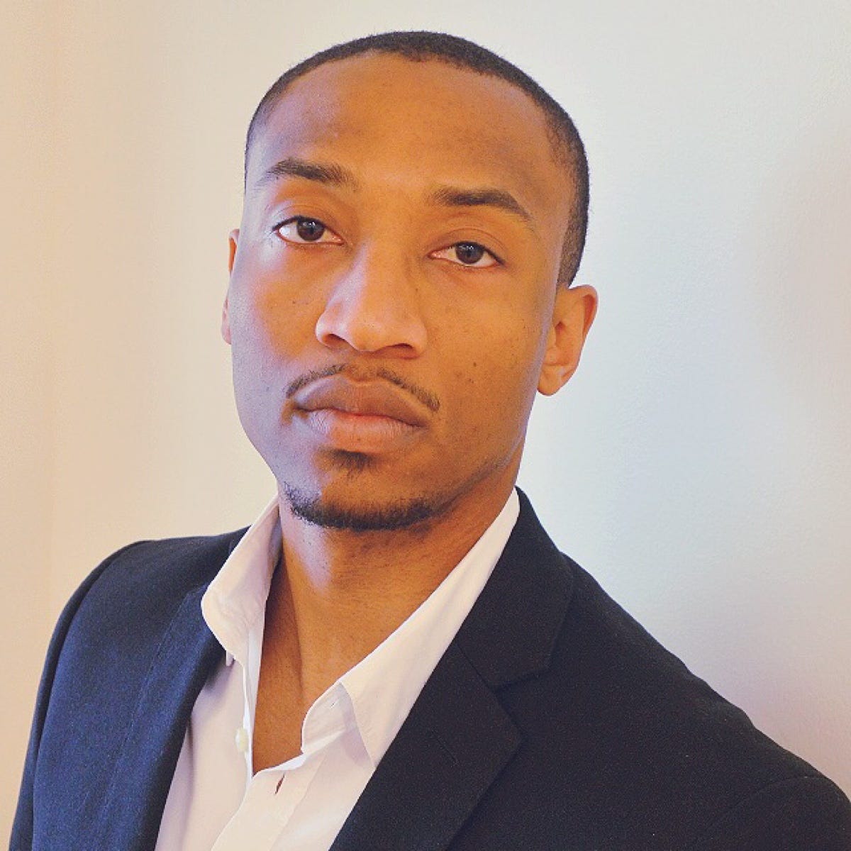 Aaron Barnes – Medium