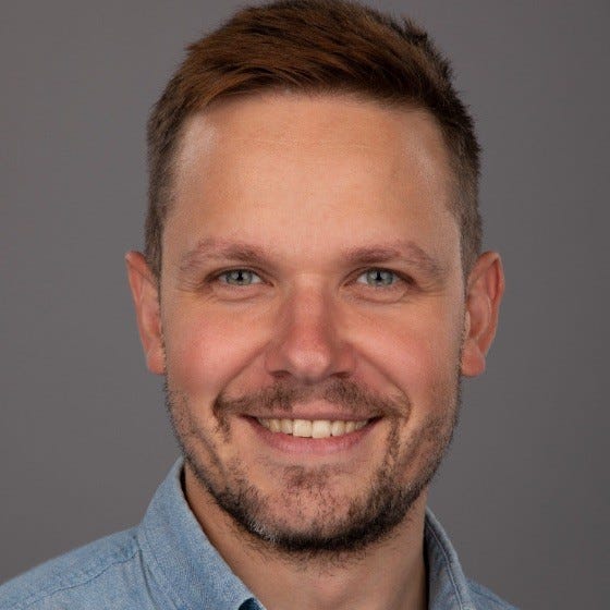 Dominik Kohoutek – Medium