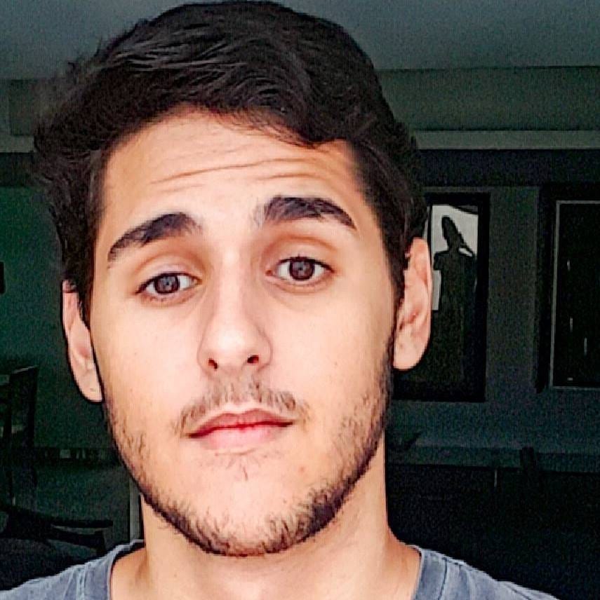 Gustavo Brasileiro – Medium