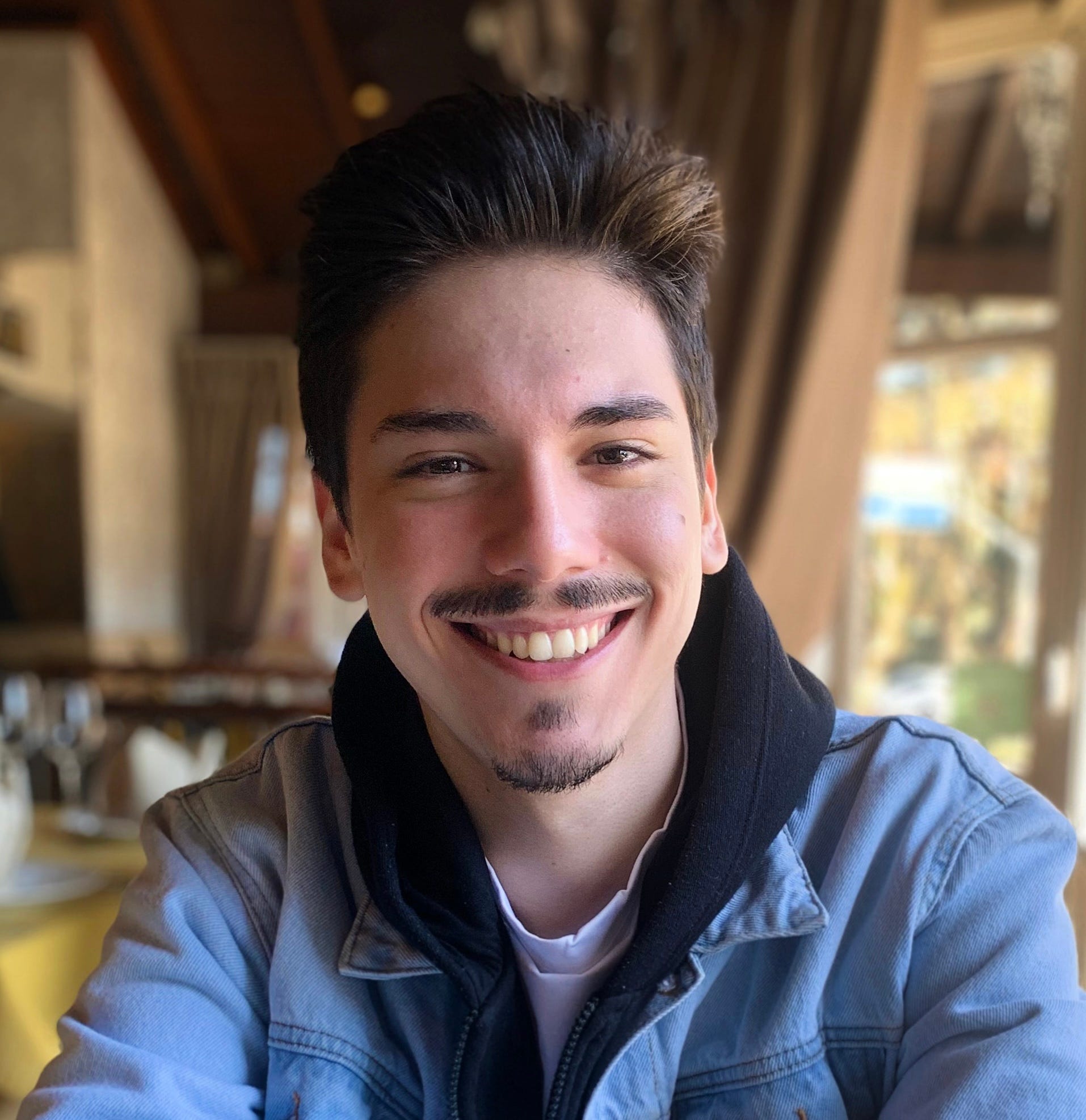 Anthony Apollo – Medium