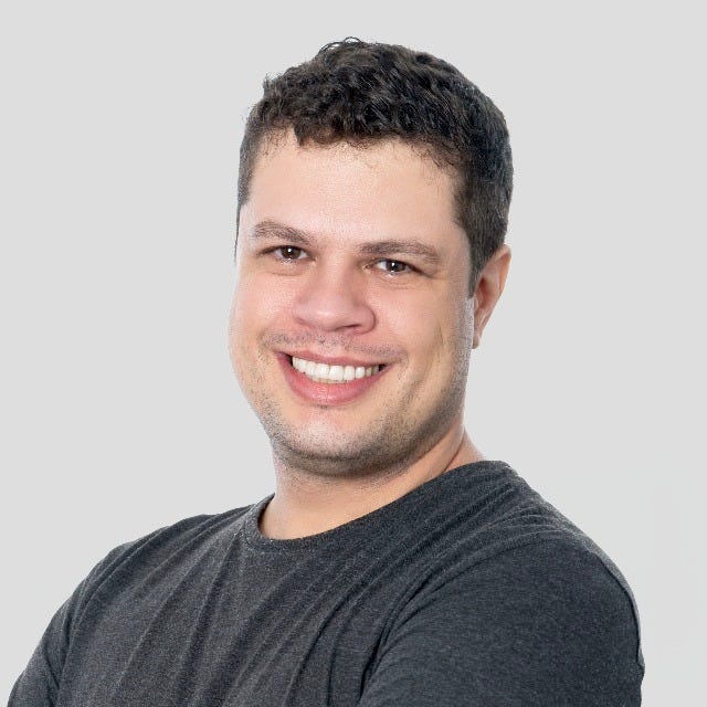 Thiago Brant – Medium