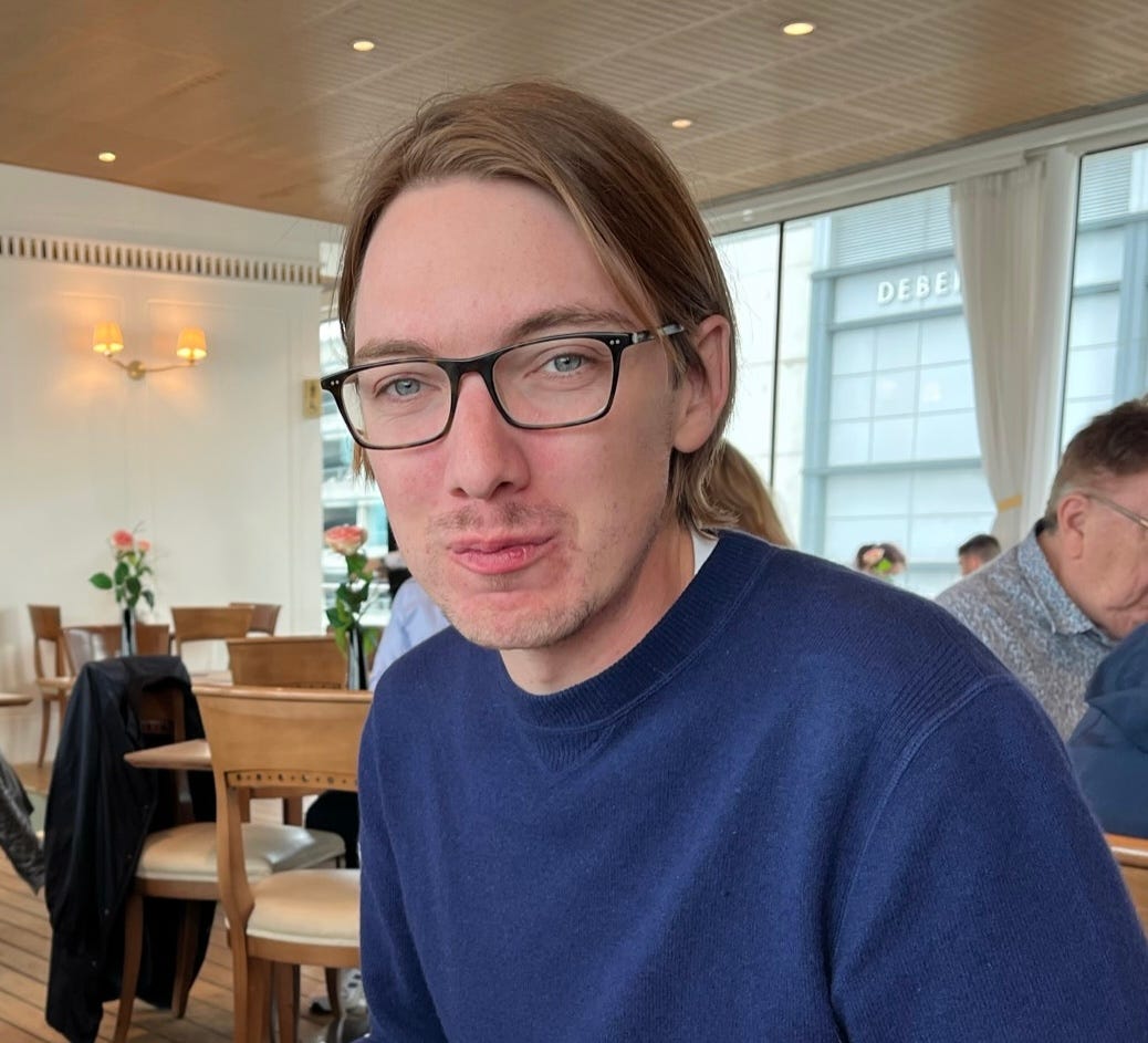 Lucas Friesen – Medium