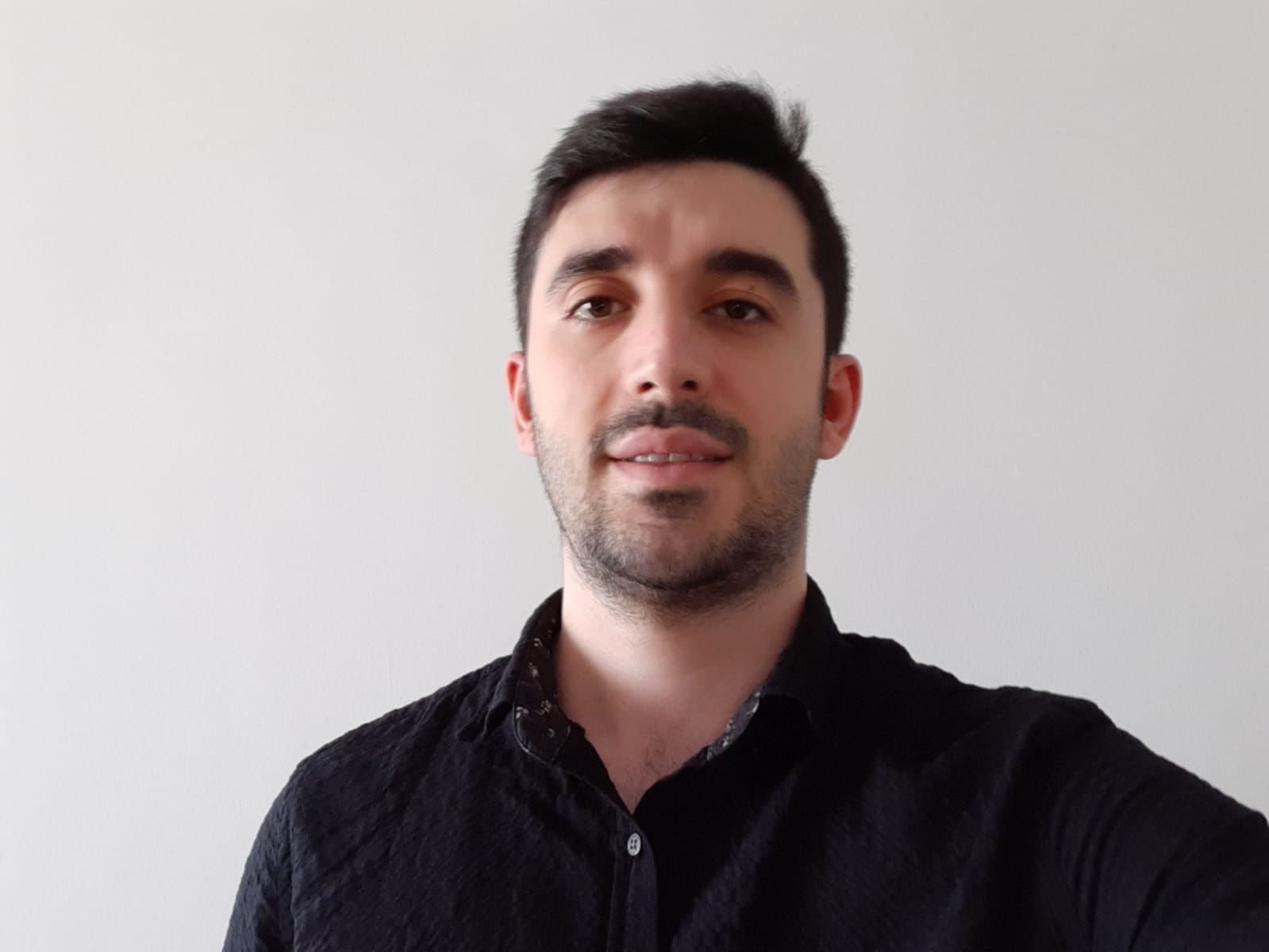 Delil Budak – Medium