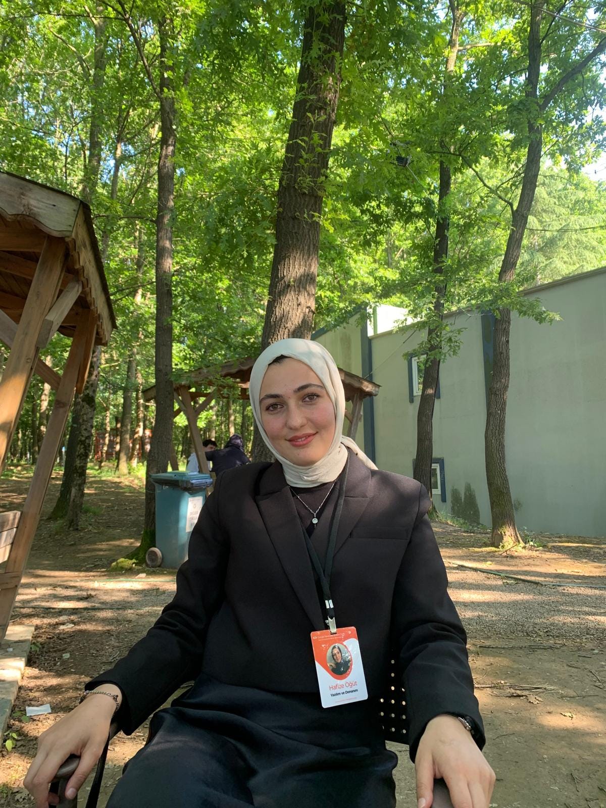 Hafize Öğüt – Medium