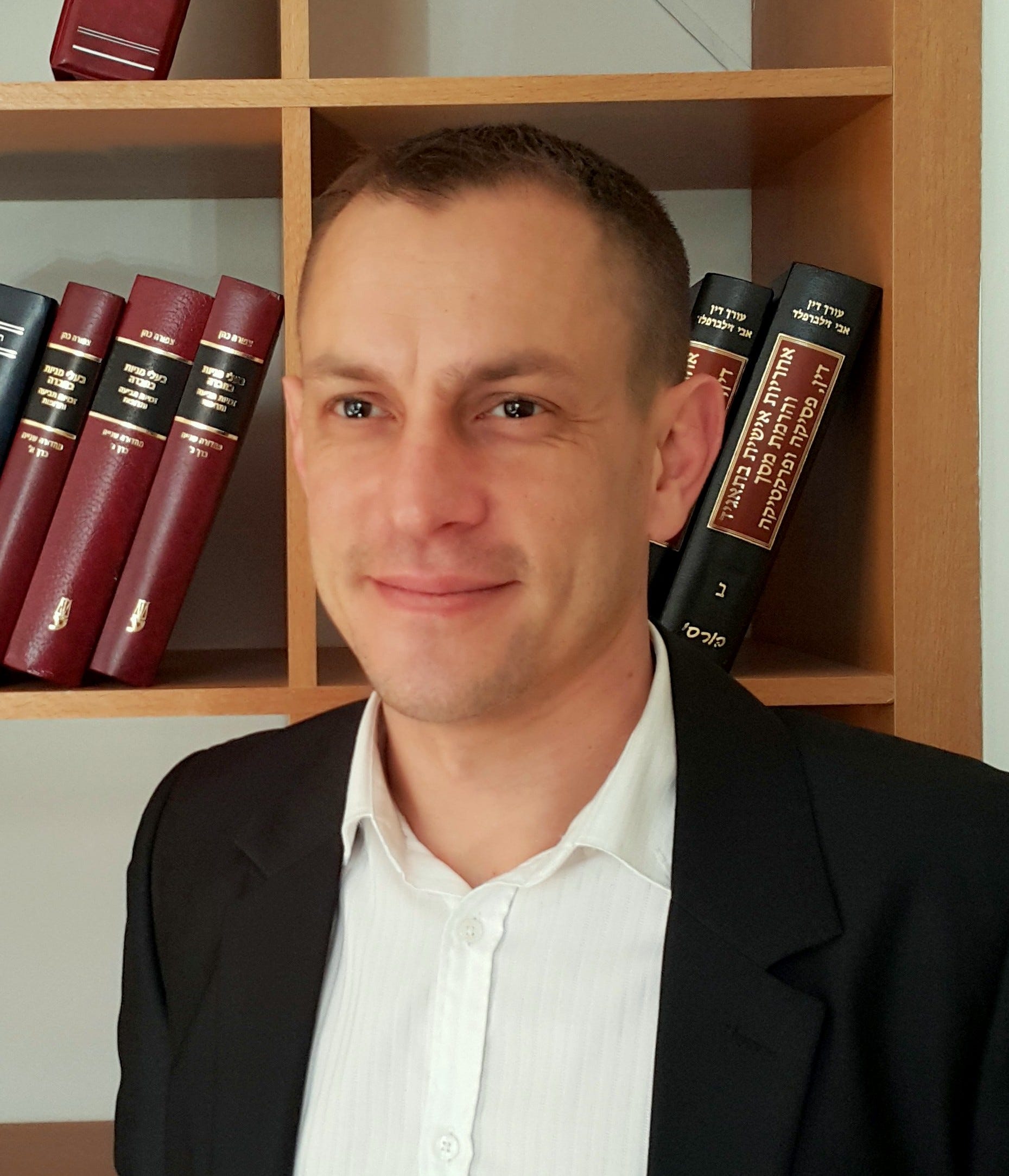 Eli Akselrod – Medium