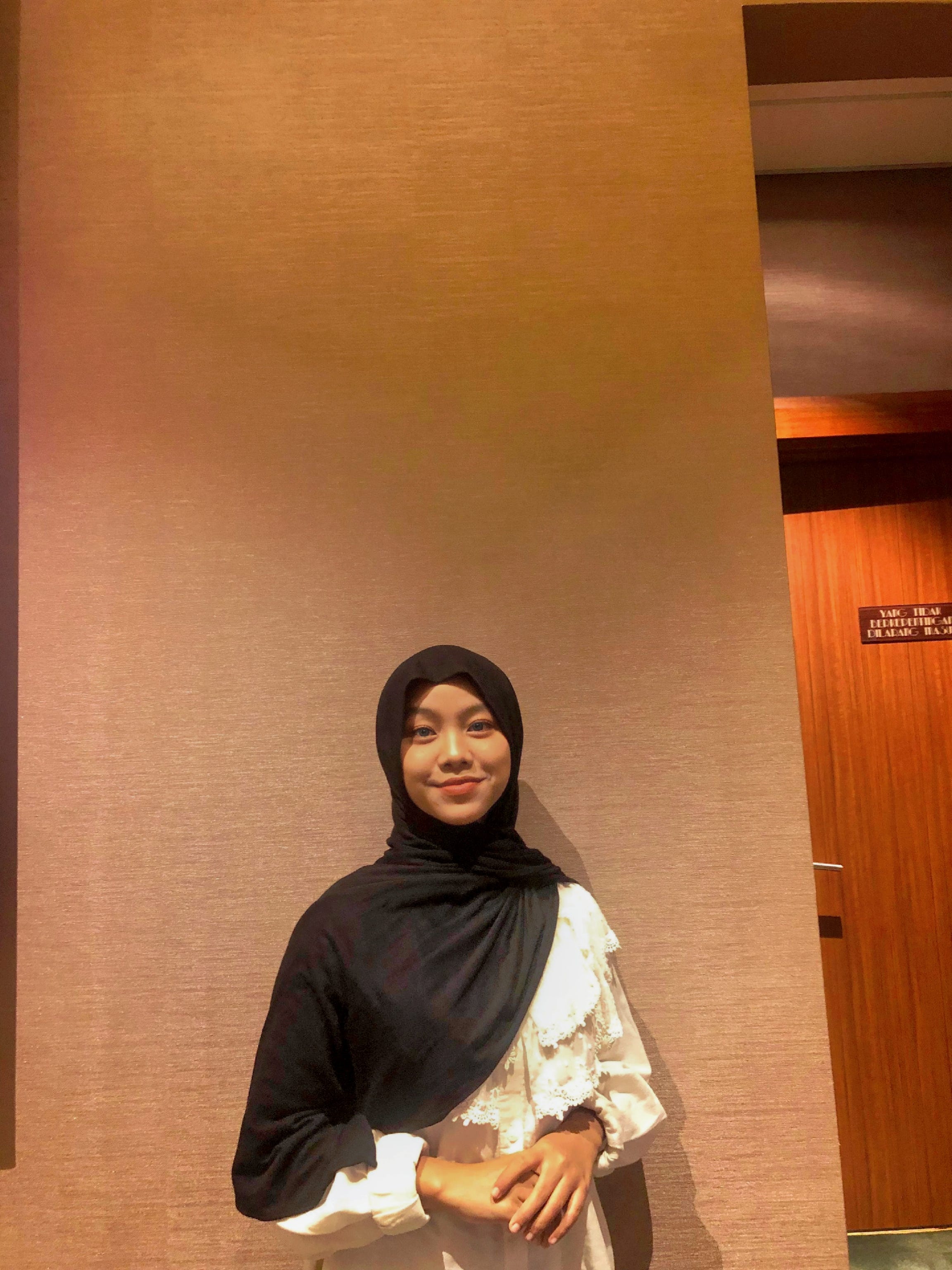 Zahra Sintyanury – Medium