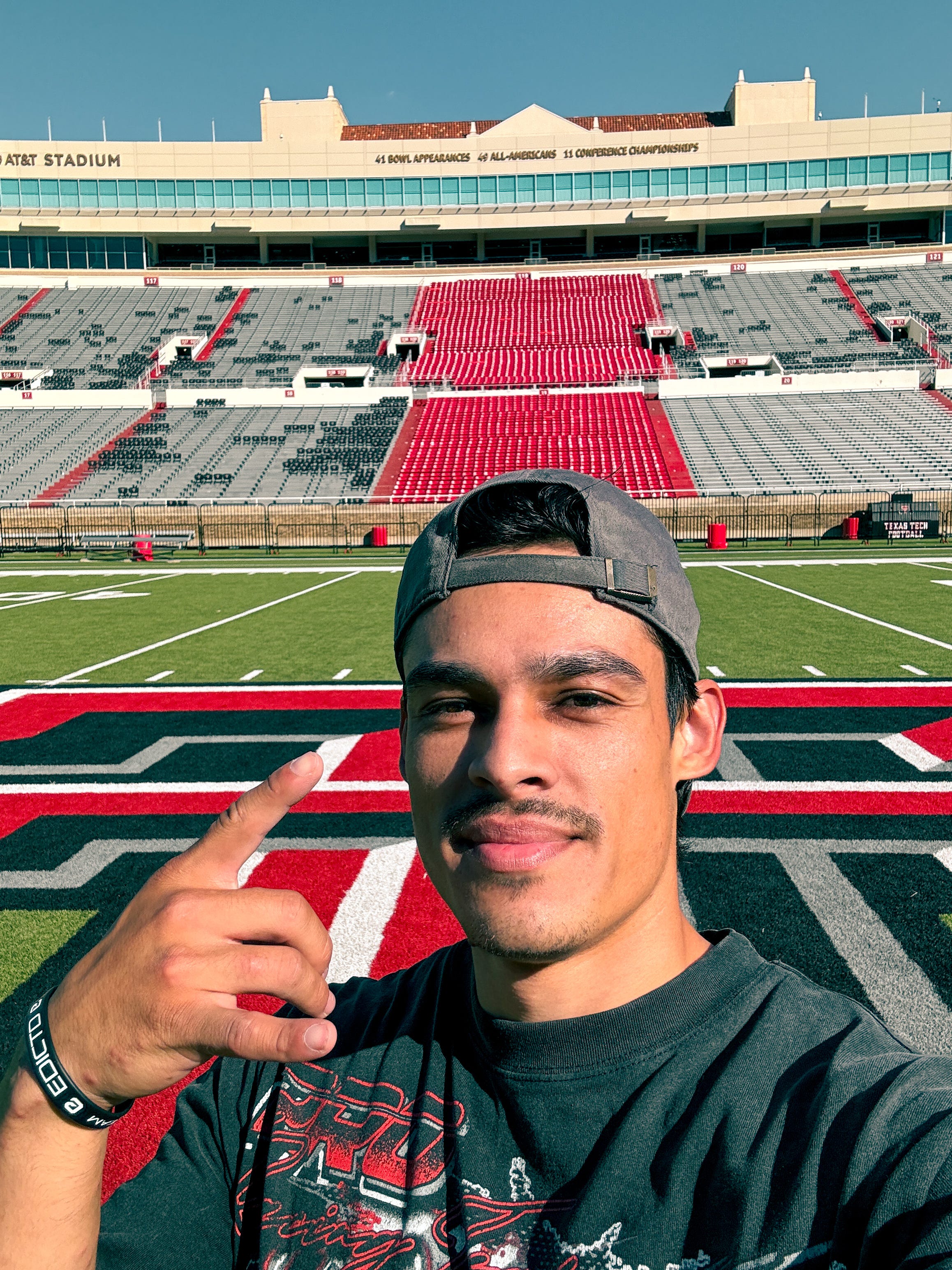 Zach Rosas – Medium