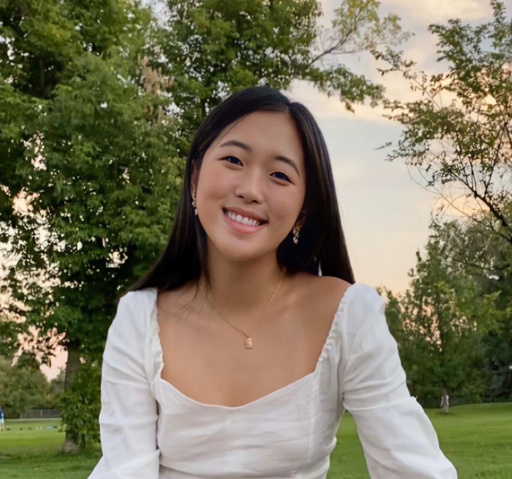 Kelly Song – Medium