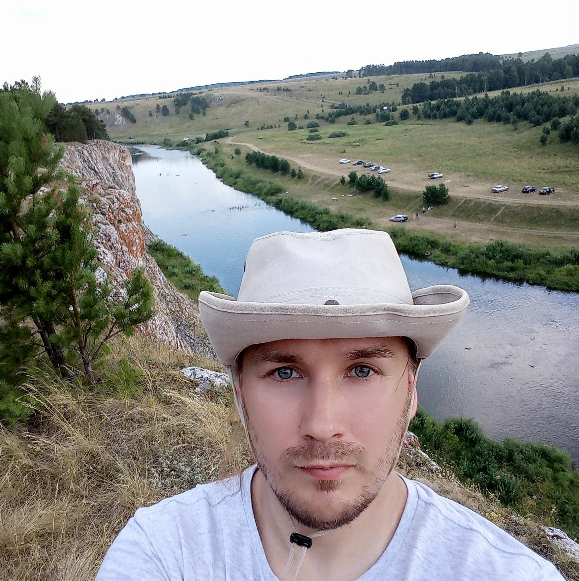 Michael Ushakov – Medium