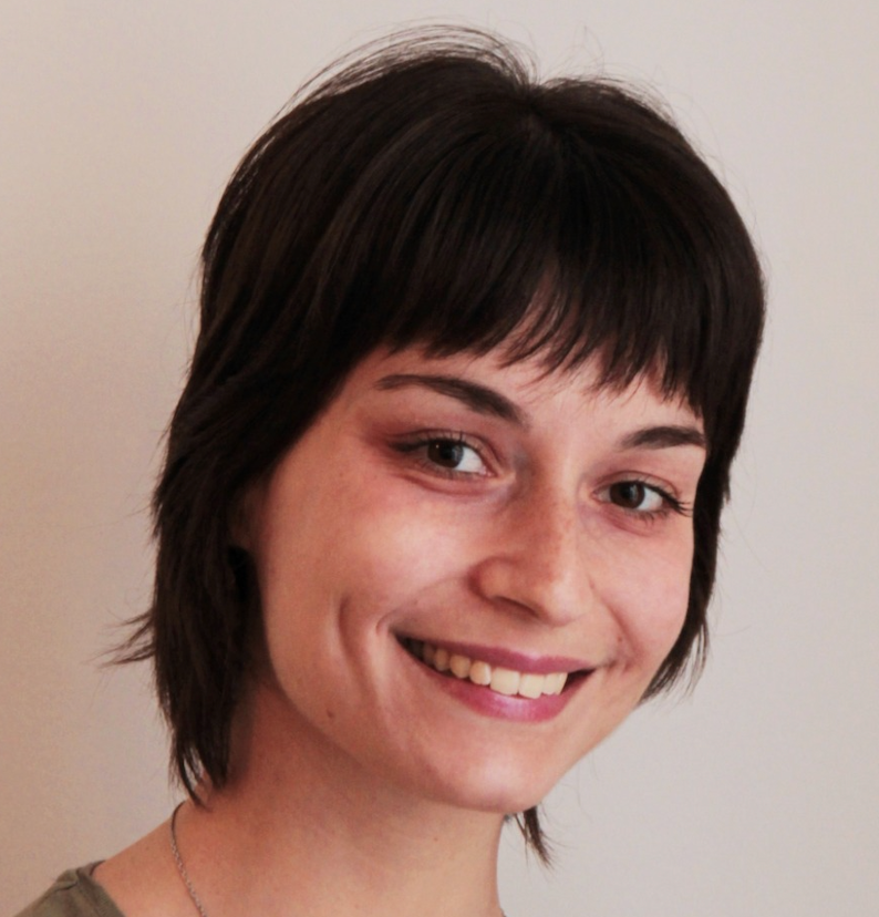 Emma Bantz – Medium