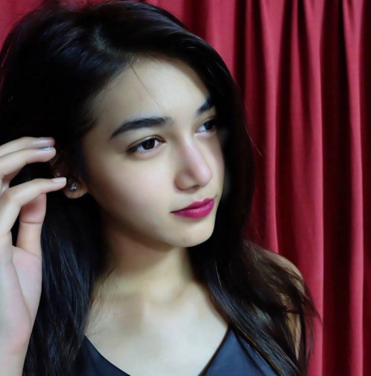 Ghea Putri – Medium