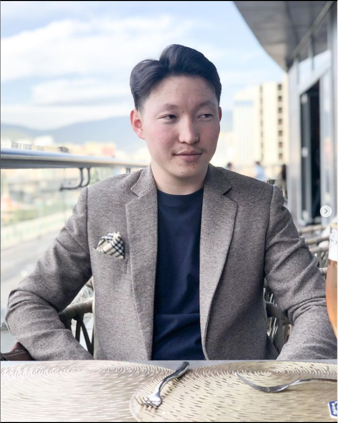 Jambalsuren Ganbaatar – Medium