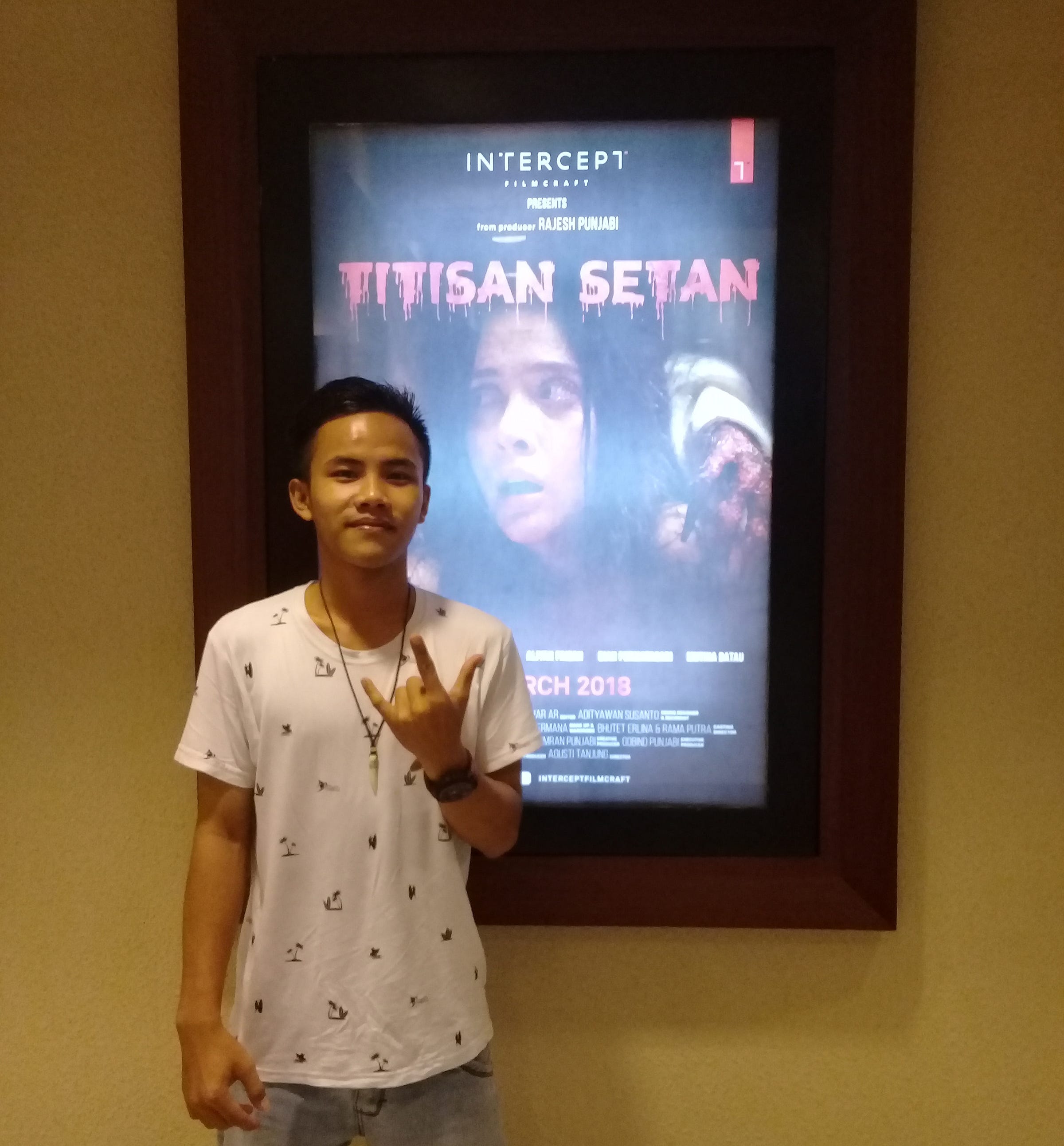 A.M Apriyanto – Medium
