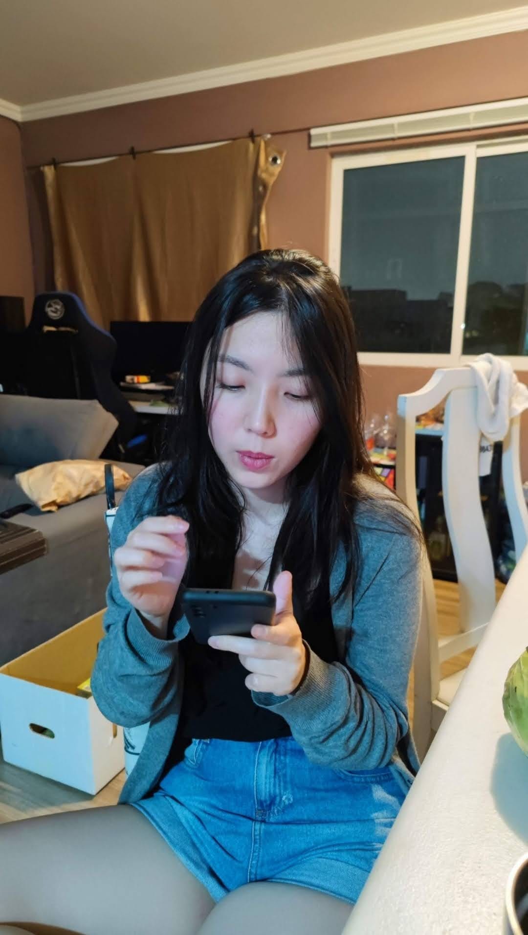 Aline Yumi Kikuchi – Medium