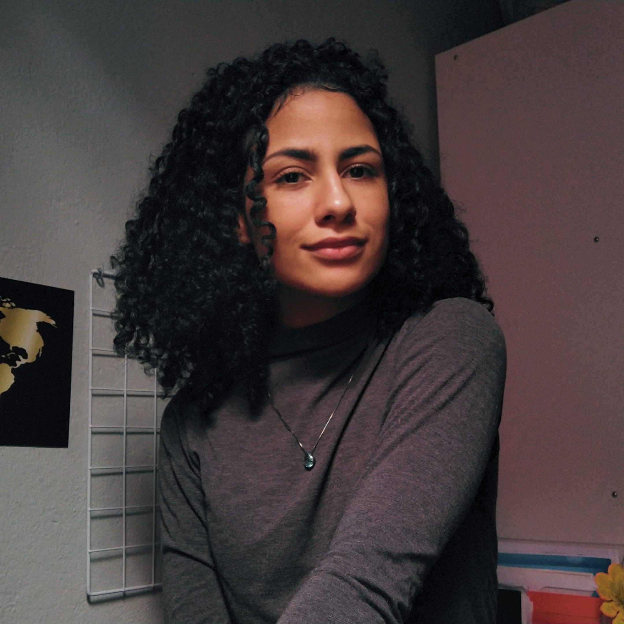 Victoria Damiana – Medium