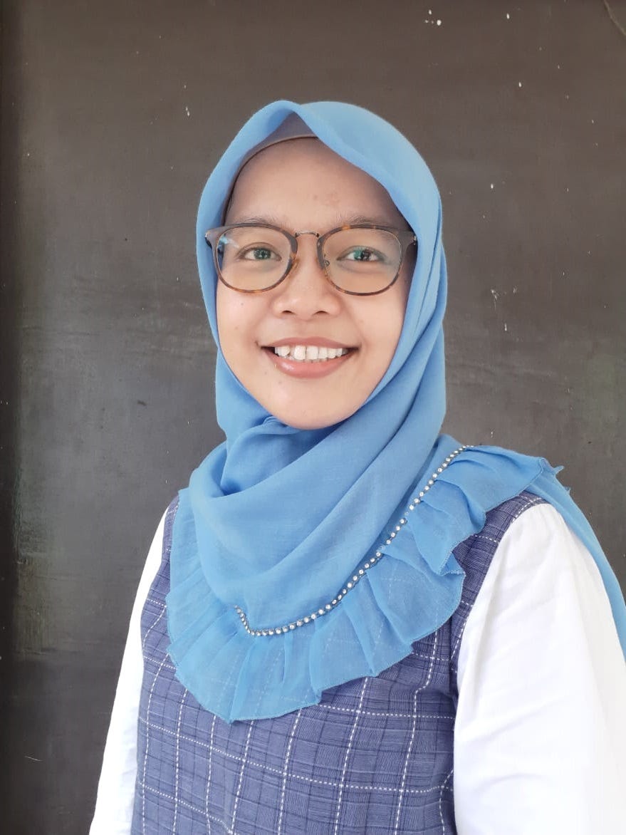 Endah Puspita Sari – Medium
