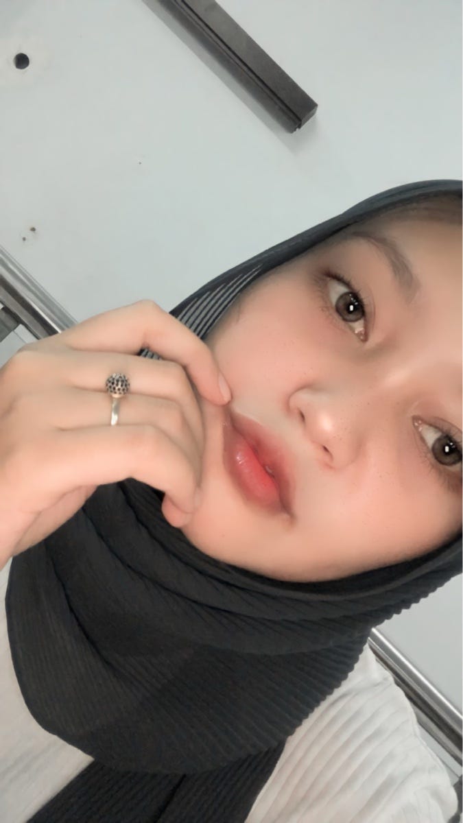 Silvi Rahajeng Paweninggalih – Medium