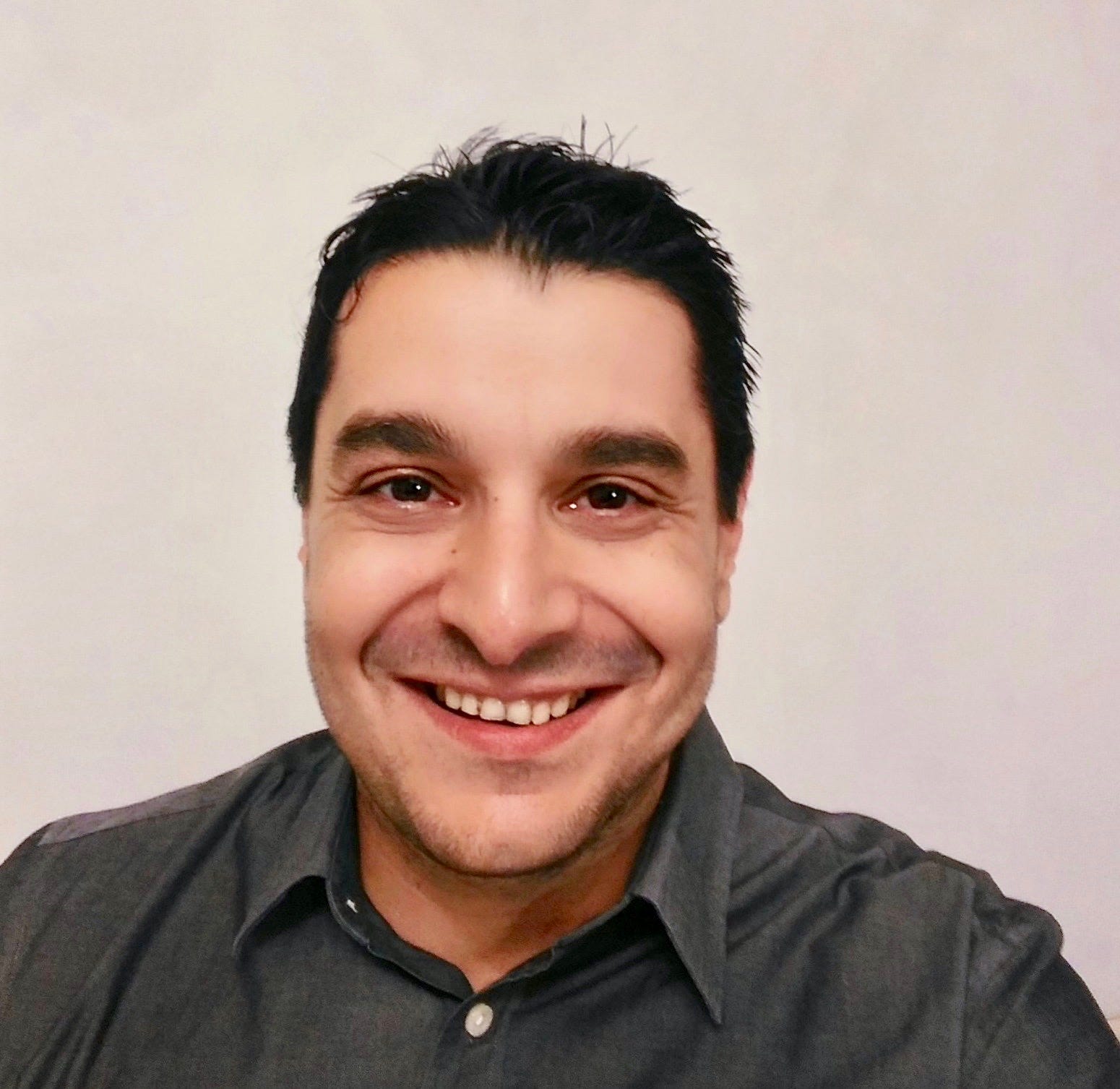 Manos Antoniou – Medium