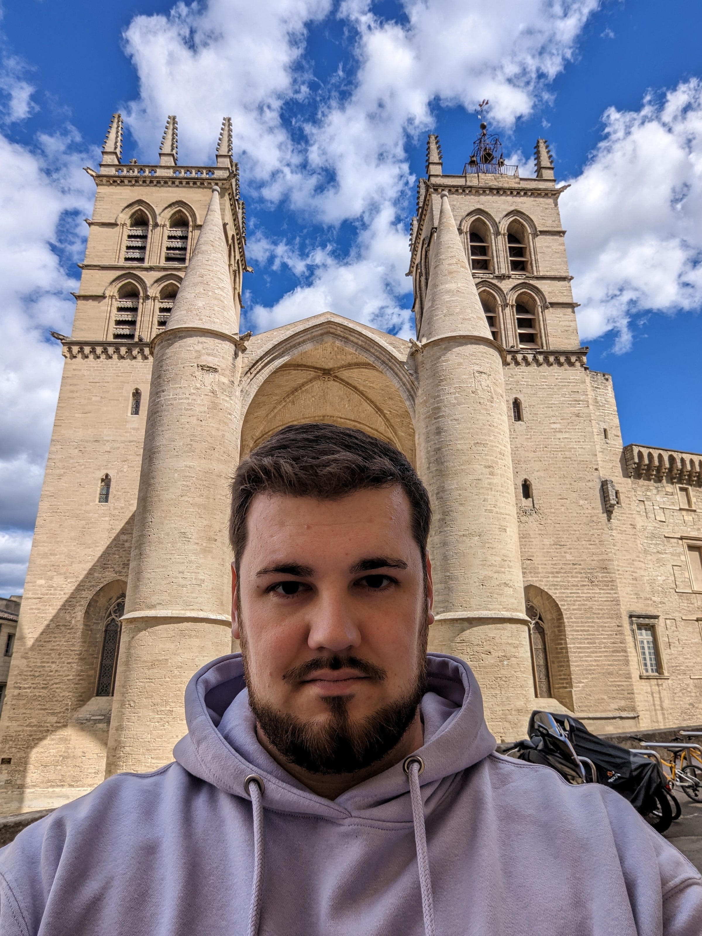 Jason Arrachart – Medium