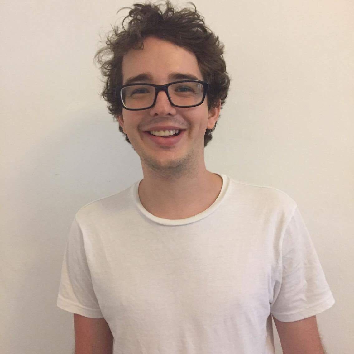 Aiden Ray – Medium