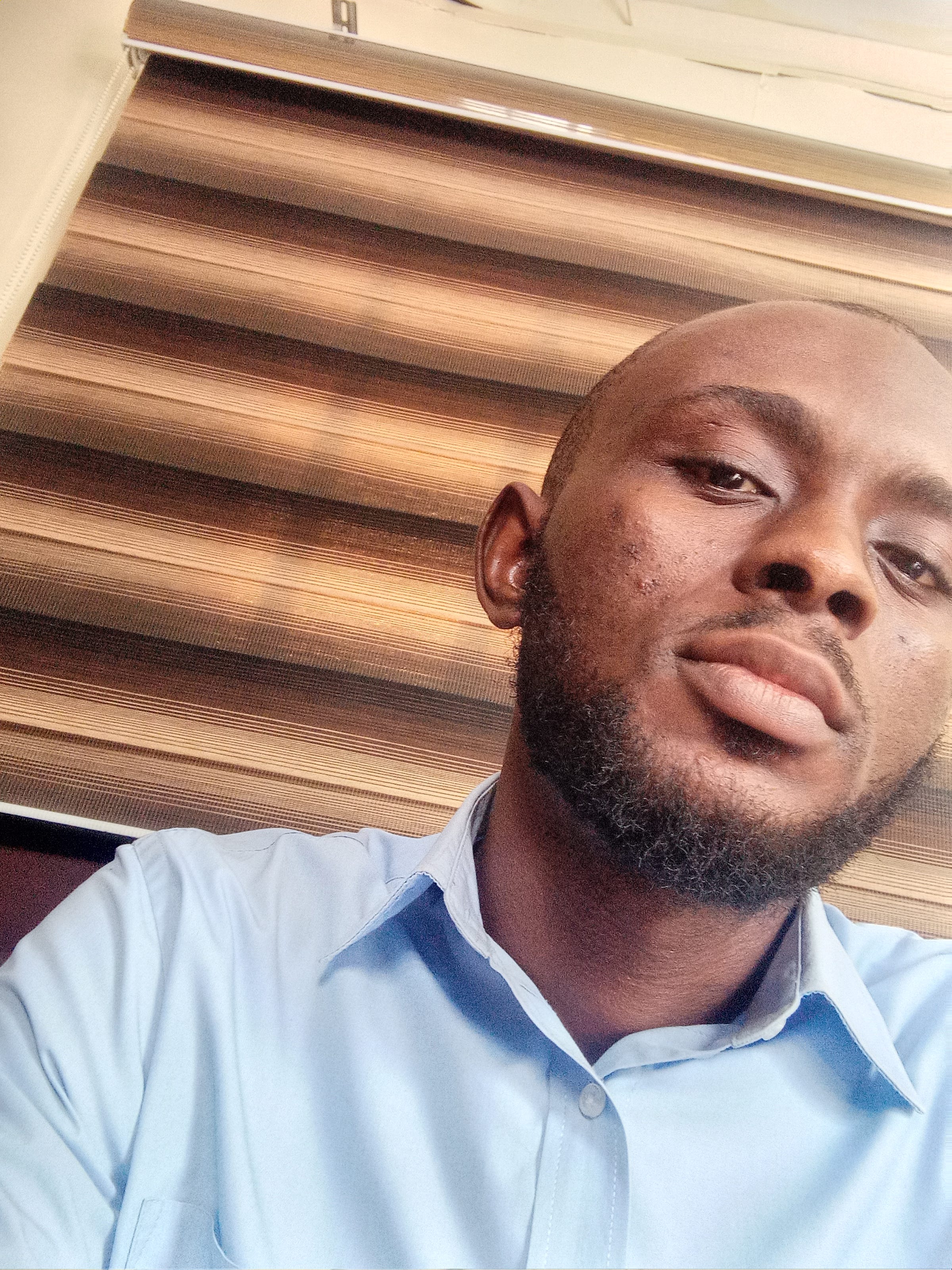 Ejelonu Hugo – Medium