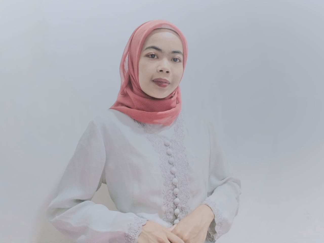 Tia Monika – Medium