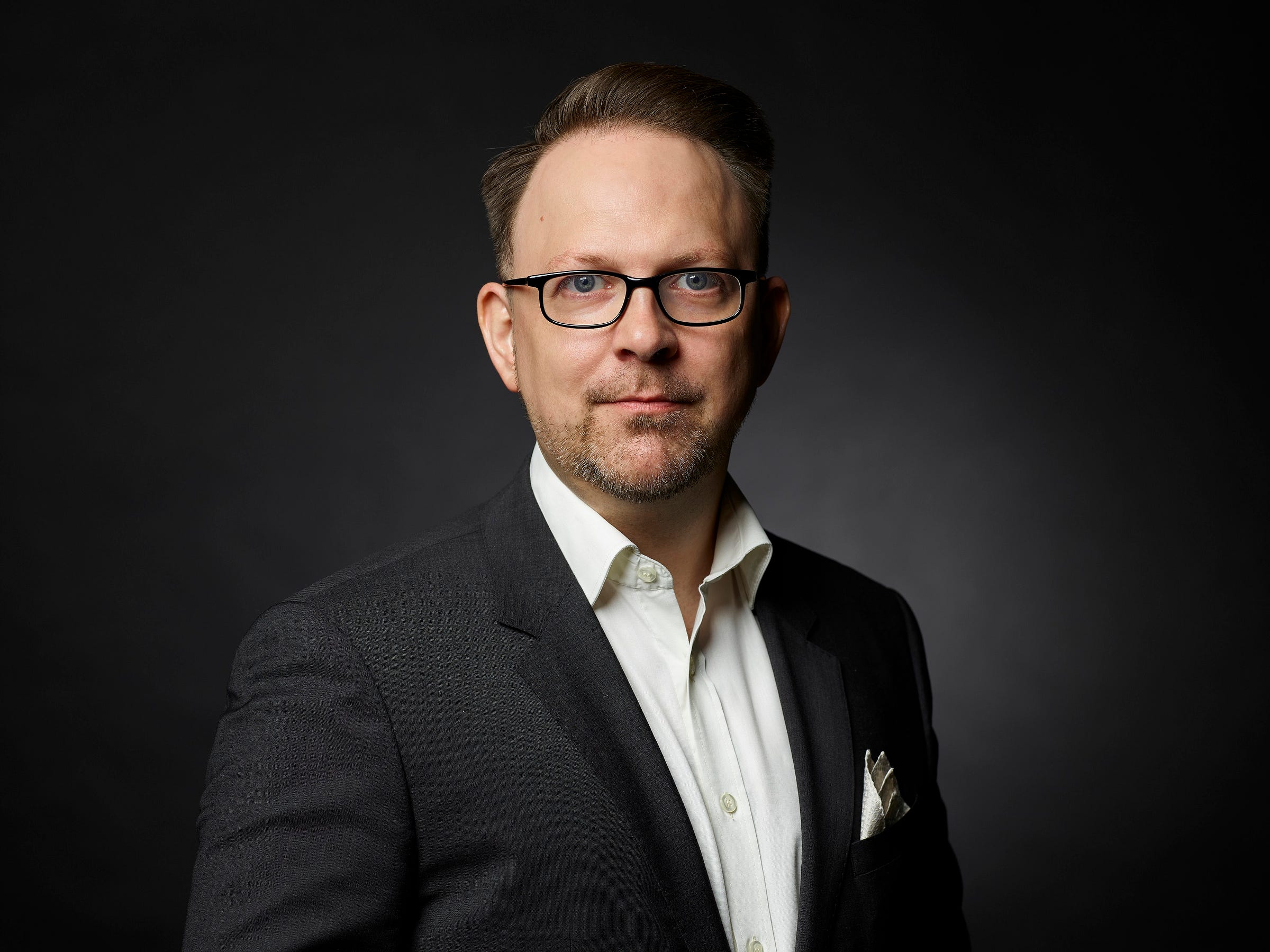 Benjamin Isak – Medium