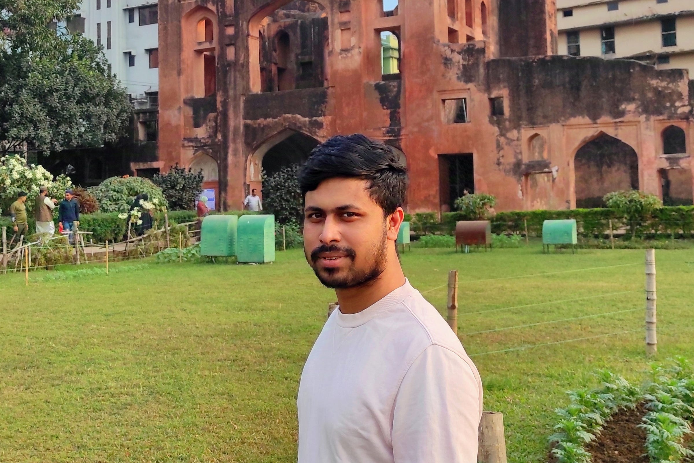 Noyan Dey – Medium