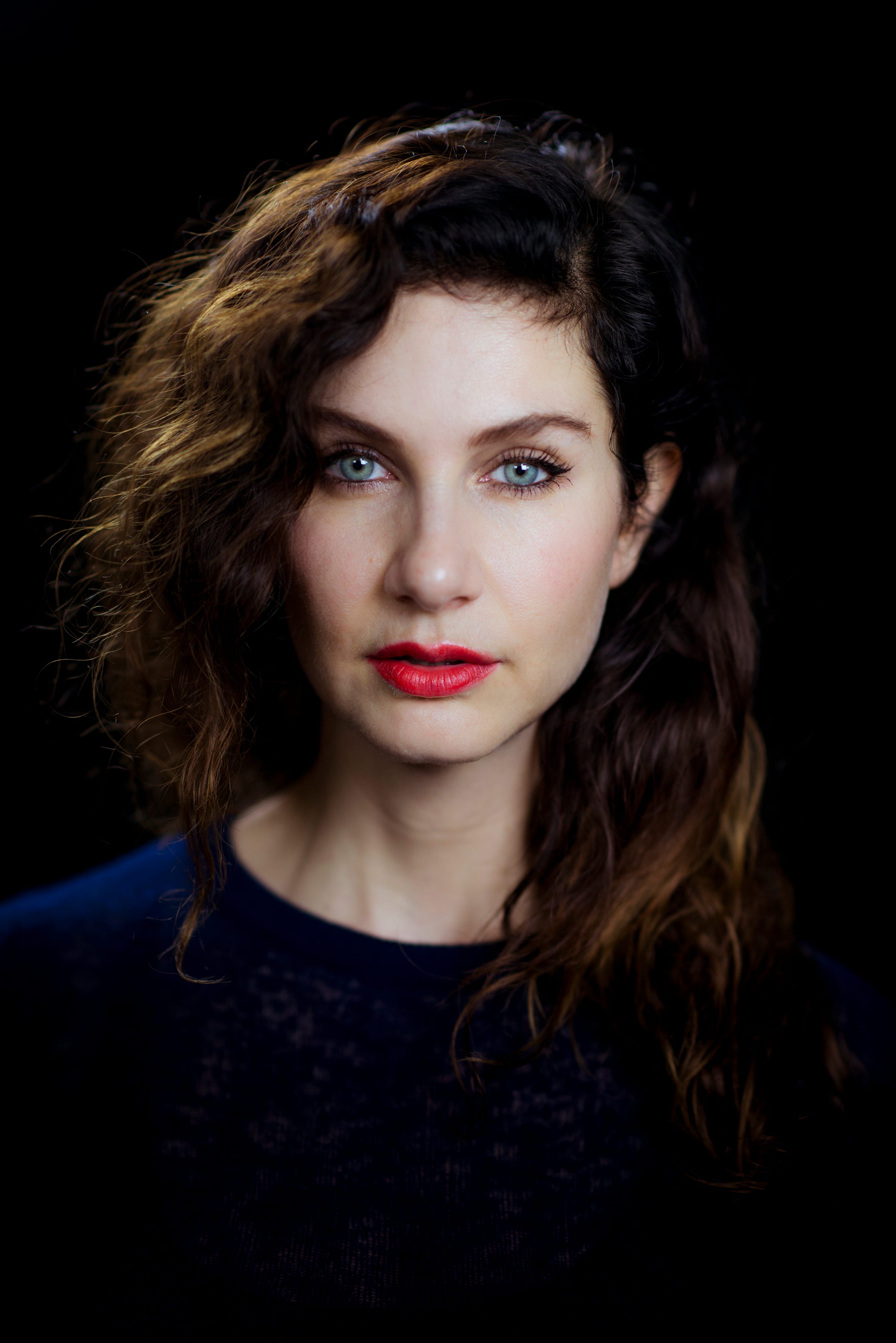 Adina Popescu – Medium